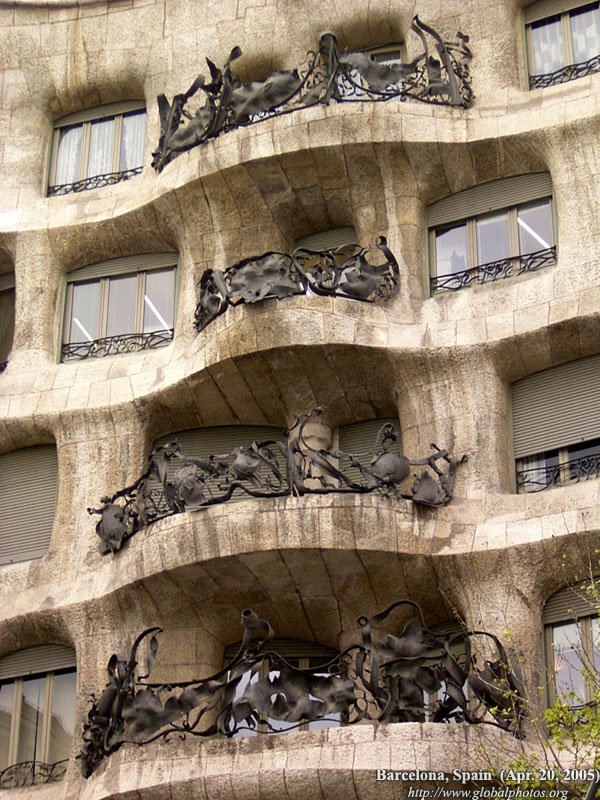 The Statues and Sculptures of Barcelona - Photos & Videos - UrbanPlanet.org