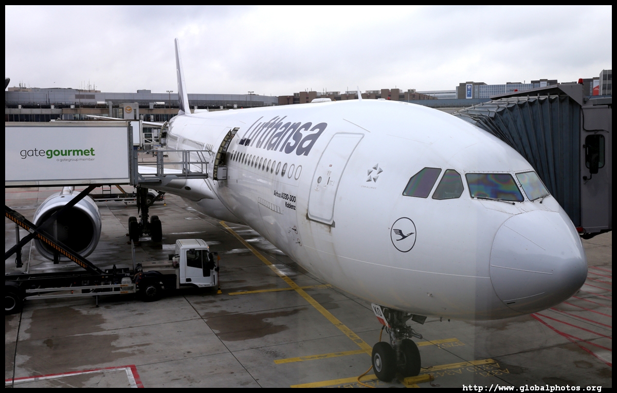LH 797 to LH 902 : Transiting in Frankfurt